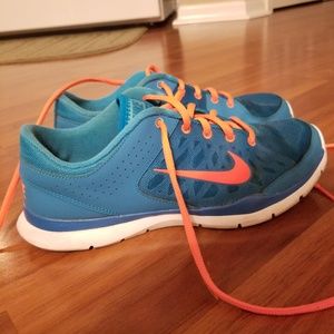 Nike Shoes for Women | Poshmark